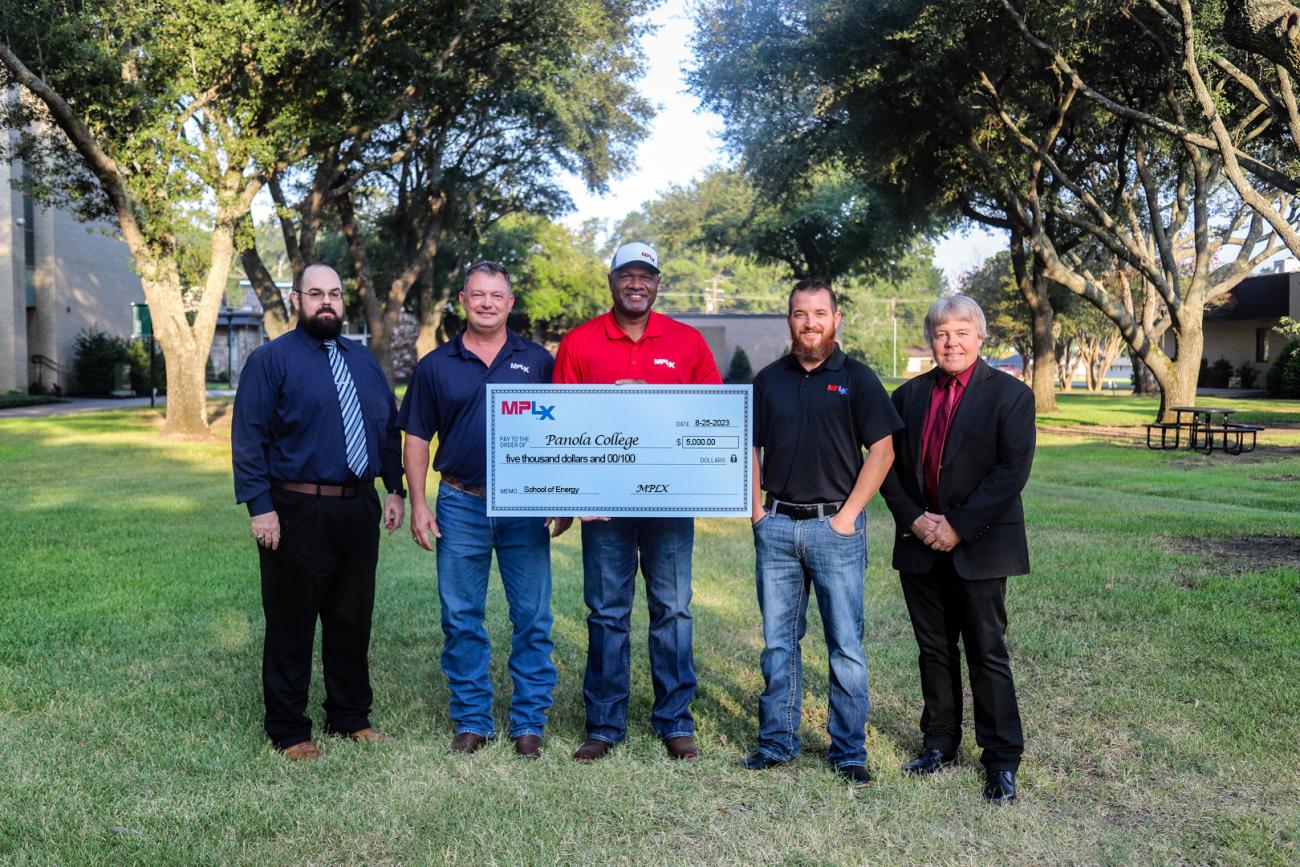 MPLX donates $5,000 to School of Energy | Panola College