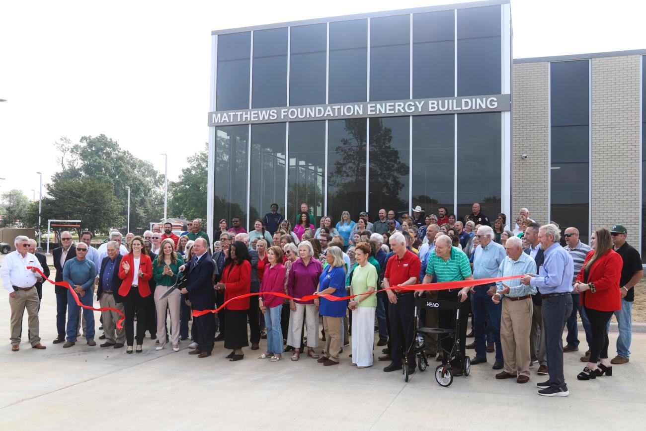 Panola College opens new Matthews Foundation Energy Building | Panola ...